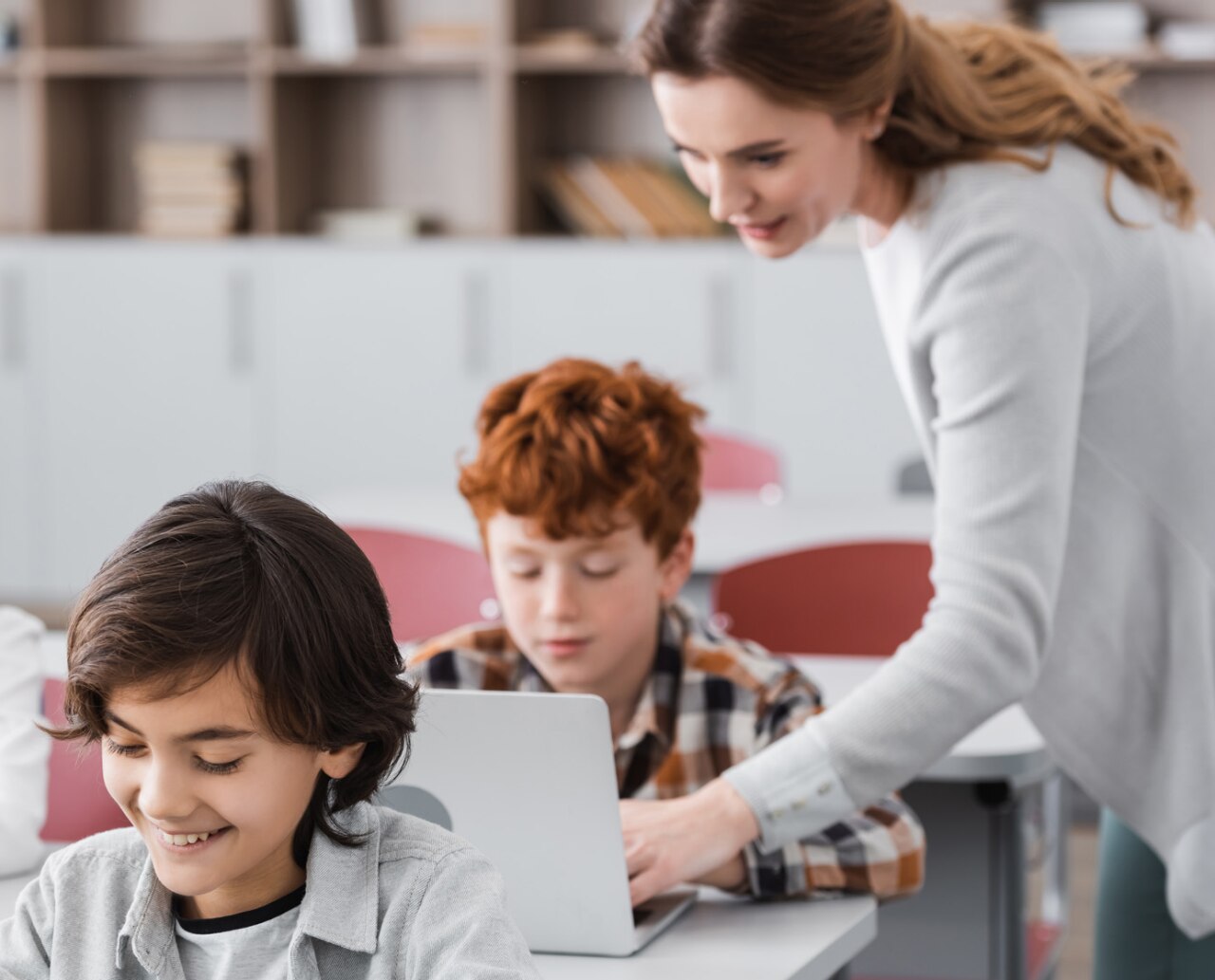 Hearing Loss Accommodations at School and Work | Phonak